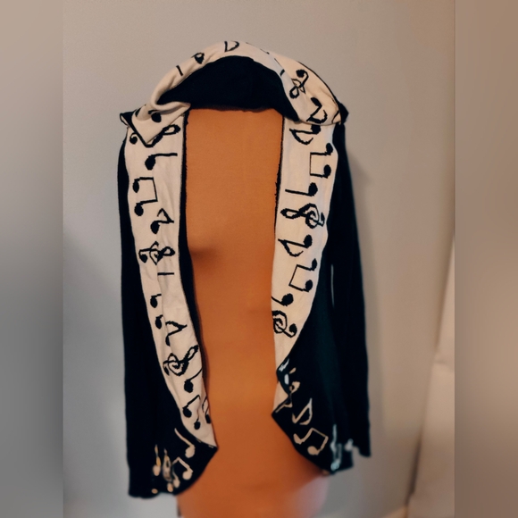 Hot Topic | Tops | Hot Topic Vintage Music Notes Black White Hooded ...
